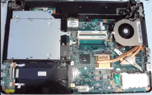 [Solved] Static Noise When Laptop Plugged In - TechColleague