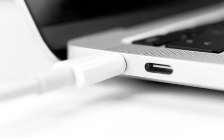 What is Thunderbolt Bridge and How is it Used? - TechColleague